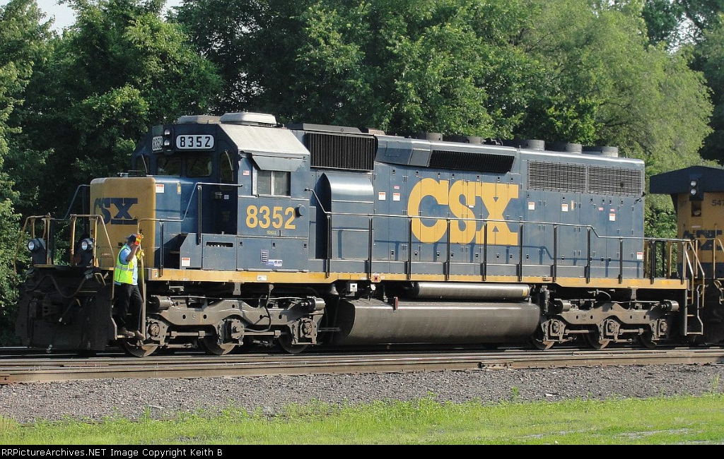 CSX 8352